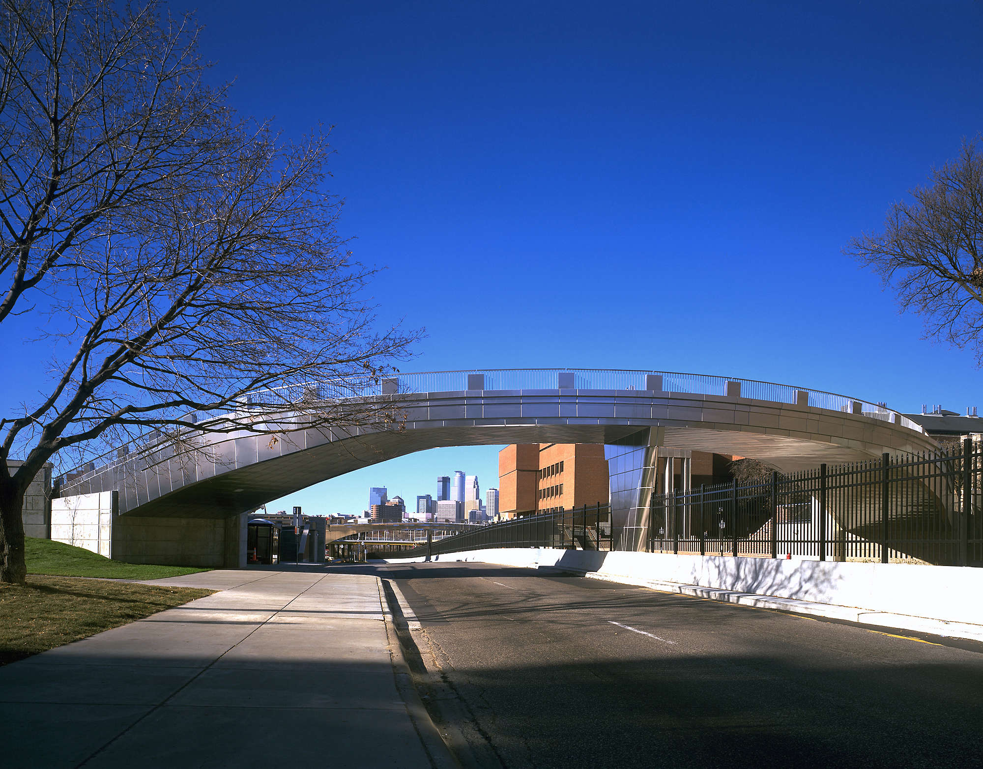 Washington Avenue Pedestrian Bridge - University of Minnesota - China