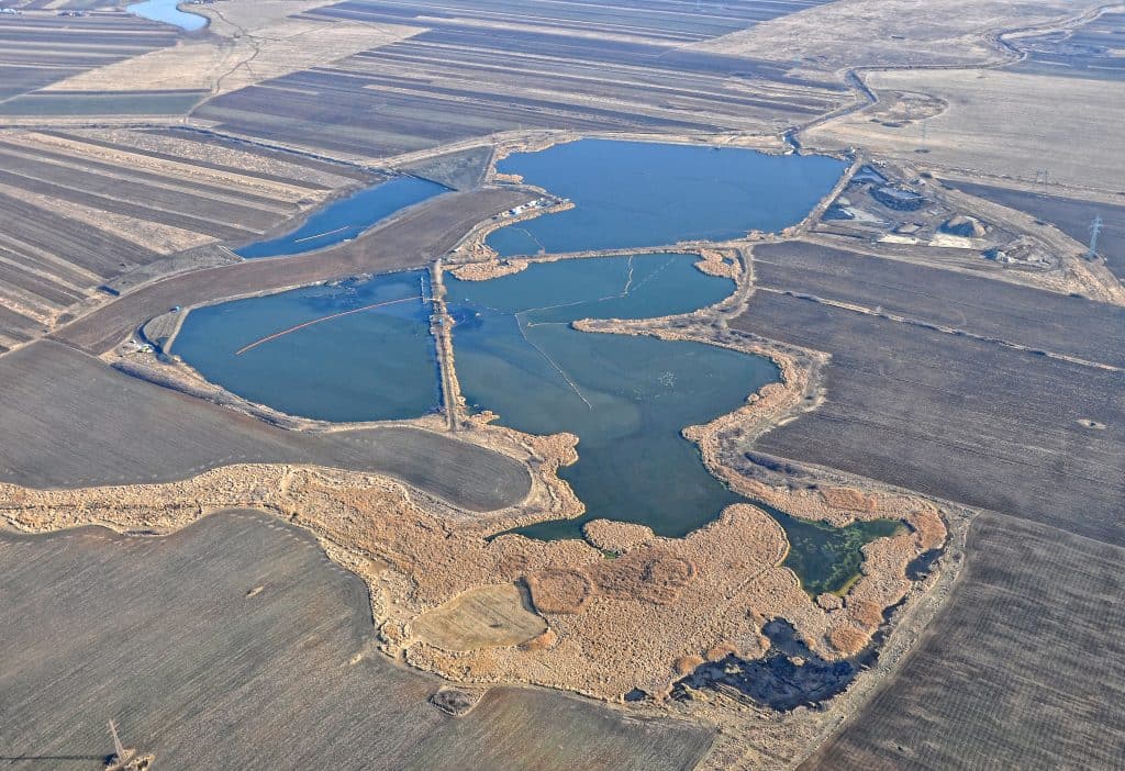 Arpechim refinery lakes remediation