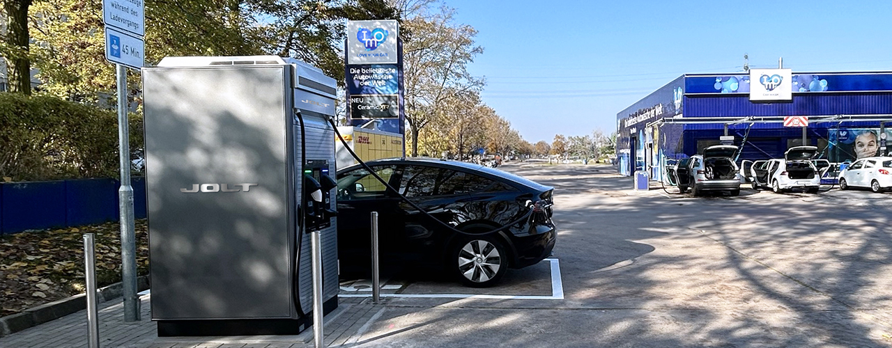 Expanding ultra-fast EV charging access in Germany